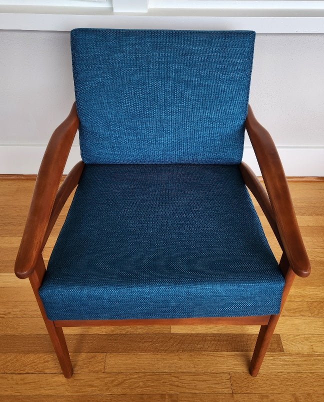 MCM Lounge Chair – Cook Street Vintage