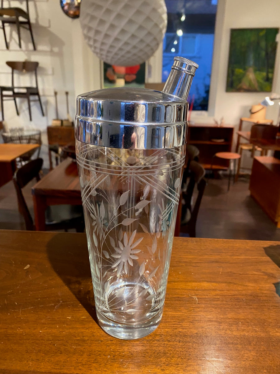 Derby Shelton Silver Co Etched Glass Cocktail Shaker – Cook Street Vintage