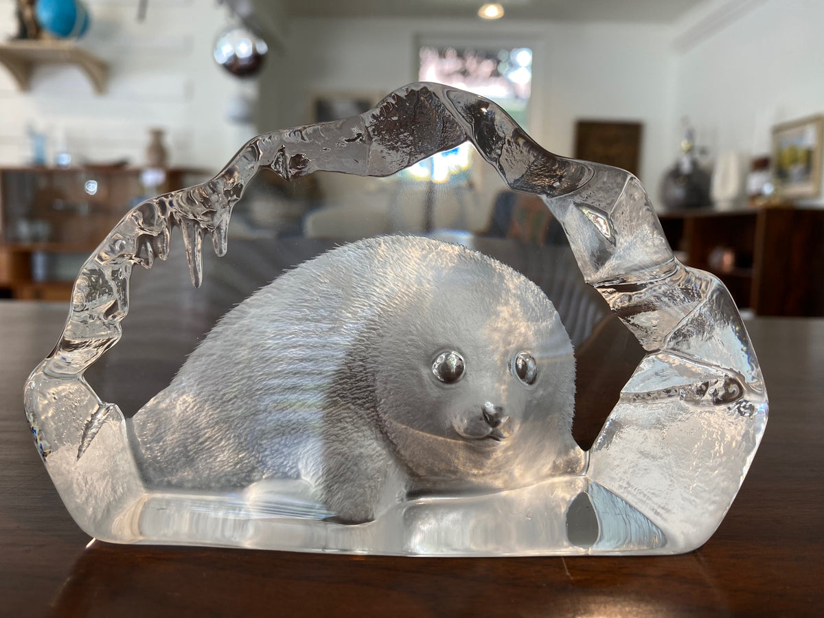 Signed Mat Jonasson Glass Seal – Cook Street Vintage