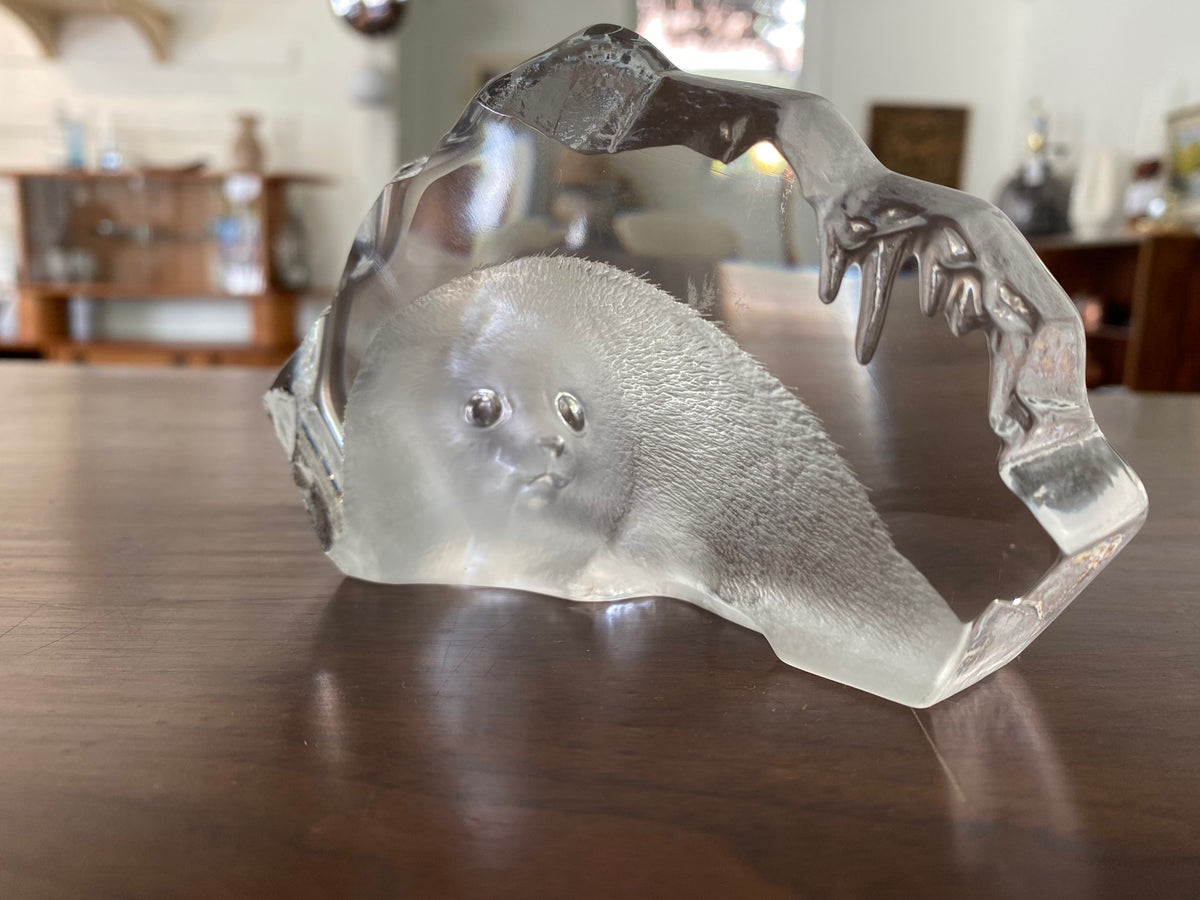 Signed Mat Jonasson Glass Seal – Cook Street Vintage