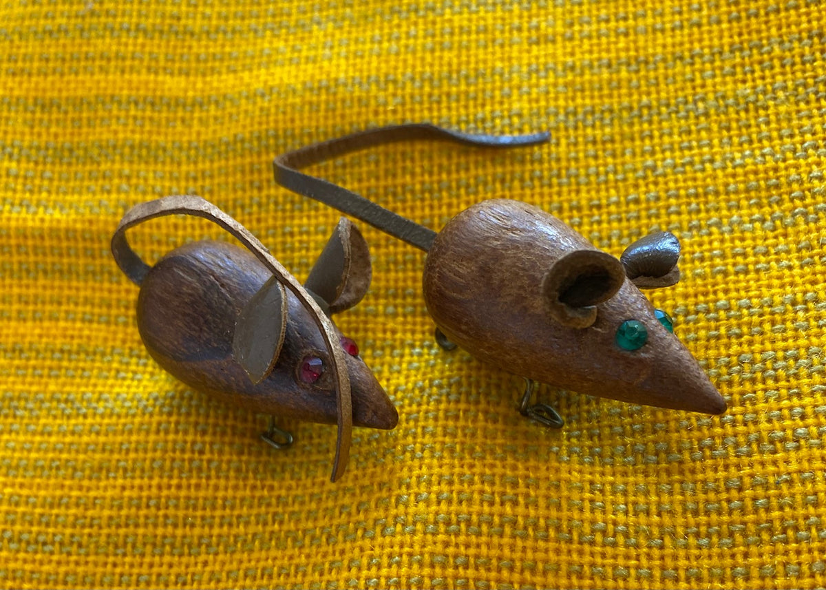 Set of Adorable Vintage Danish Wood Mice Pins – Cook Street Vintage
