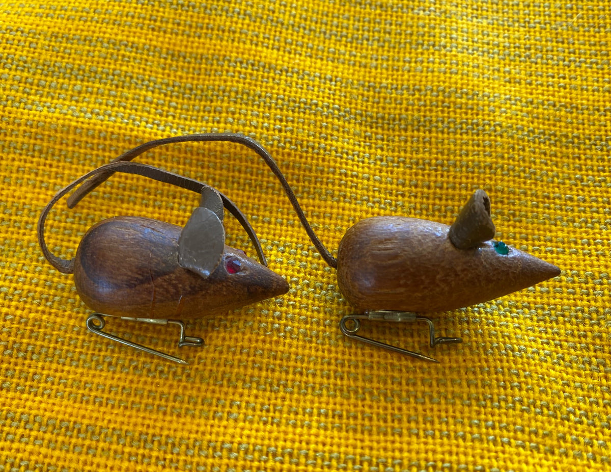 Set of Adorable Vintage Danish Wood Mice Pins – Cook Street Vintage